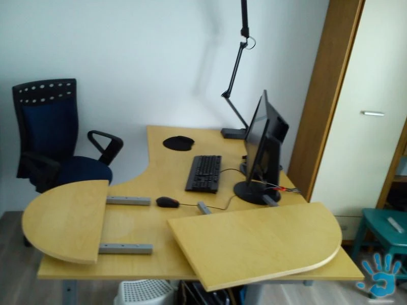 Rohovy stol Galant Ikea - Kancelársky nábytok