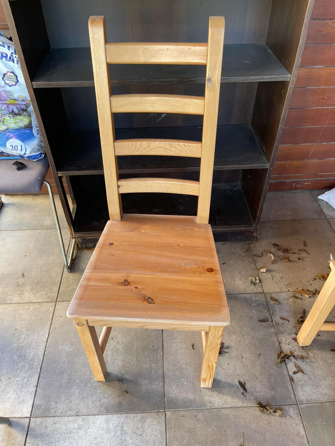 Drevené stoličky - Kuchynský nábytok