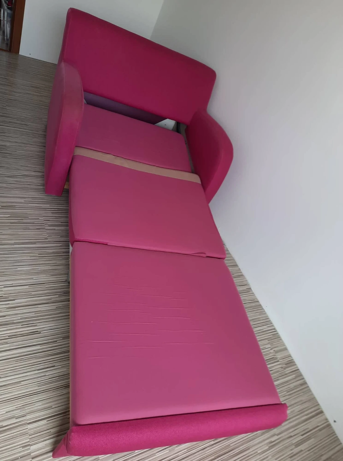 Rozkladacie kreslo s uloznym priestorom - Postele