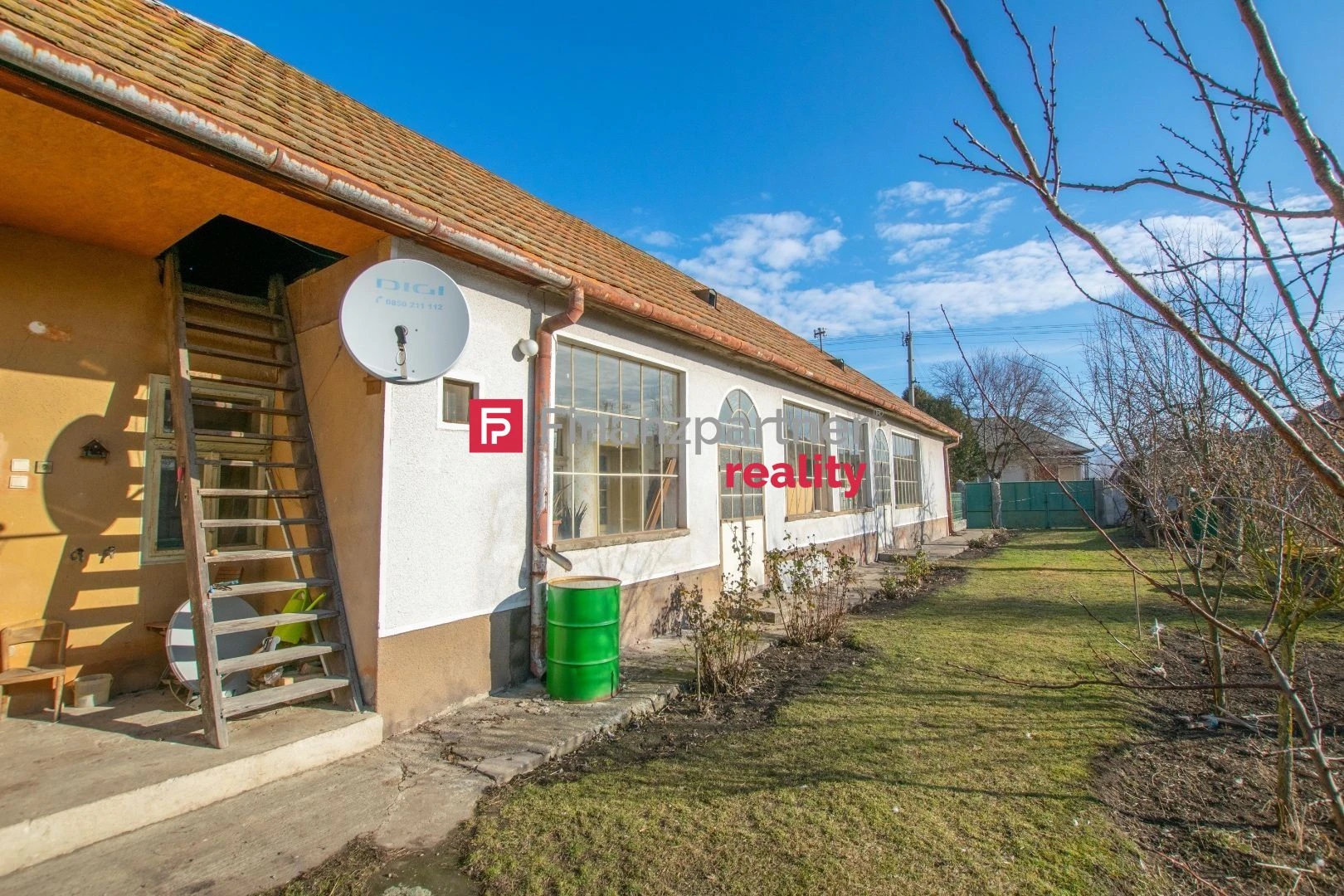 Exkluzívny predaj vidieckeho domu v Malých Kosihách - Domy