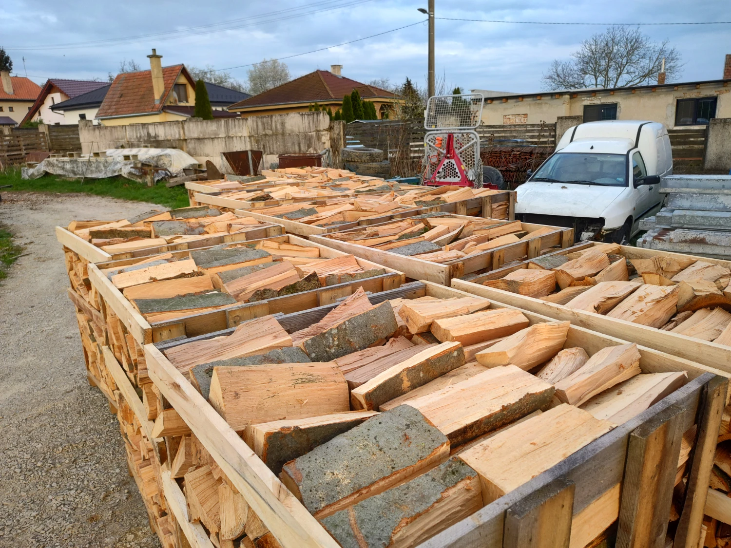 Predám štiepane palivové drevo - Stromy, dreviny