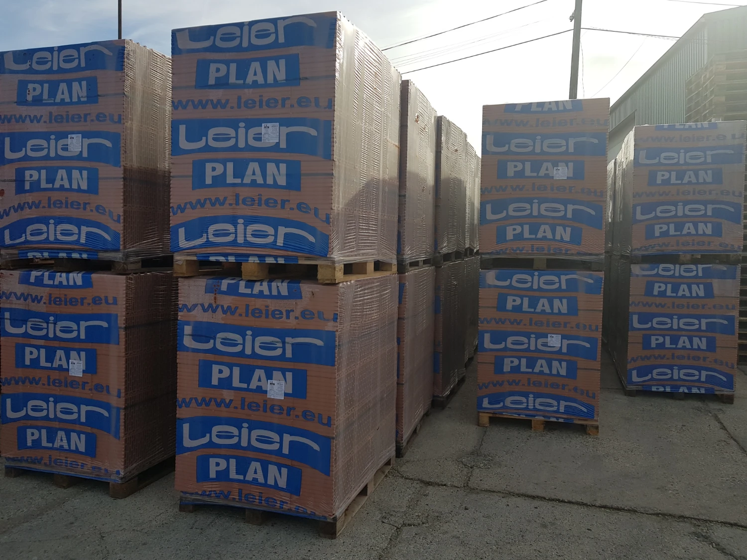 Na predaj – brúsené tehly Leier plan 38. - Stavebné materiály